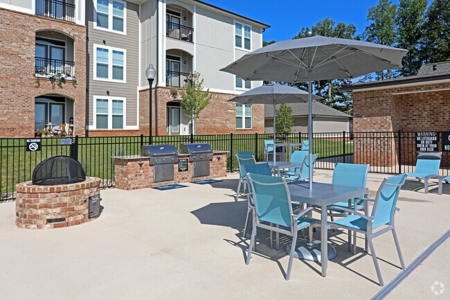 Comet Greensboro Apartments - Greensboro, NC | ForRent.com