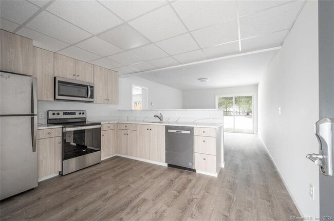 1030 Federal Rd - Brookfield, CT | ForRent.com