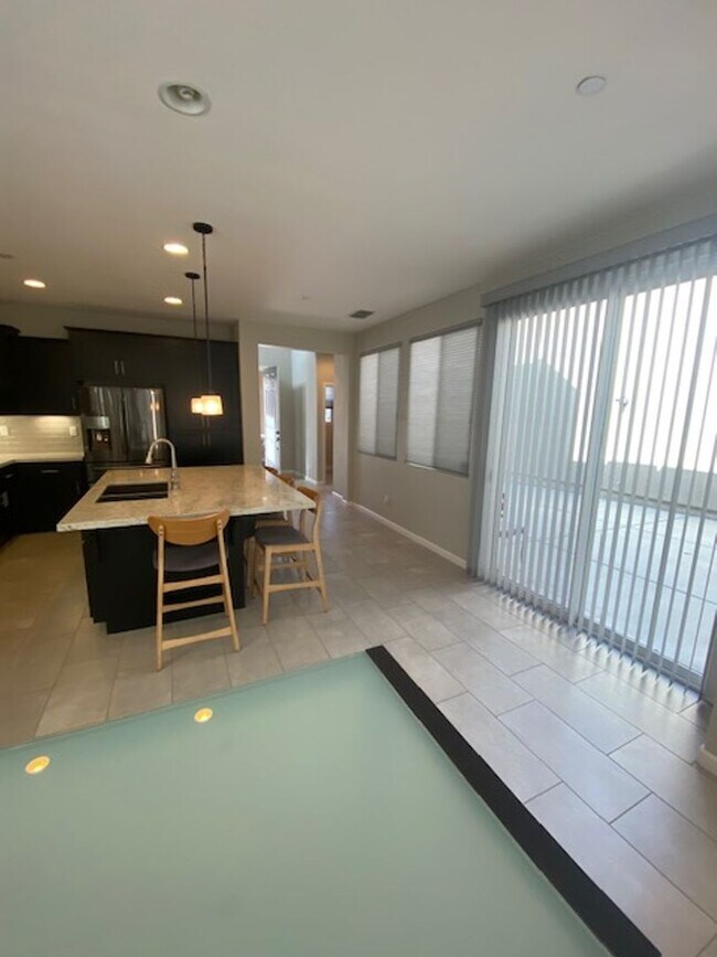 Corner Lot Beautiful Home in Whitney Ranch... - House Rental in Rocklin ...