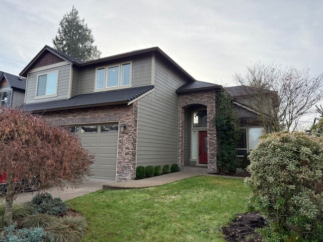 Goregous 5 Bedroom Home! Great Location! Vaulted Ceilings! Fenced Yard ...