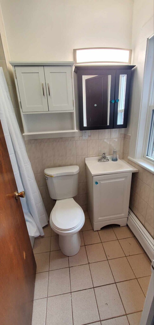 226 New Britain Rd Apartments Unit 2nd Floor - Berlin, CT | ForRent.com