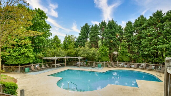 Cardinal Apartments For Rent in Greensboro, NC | ForRent.com