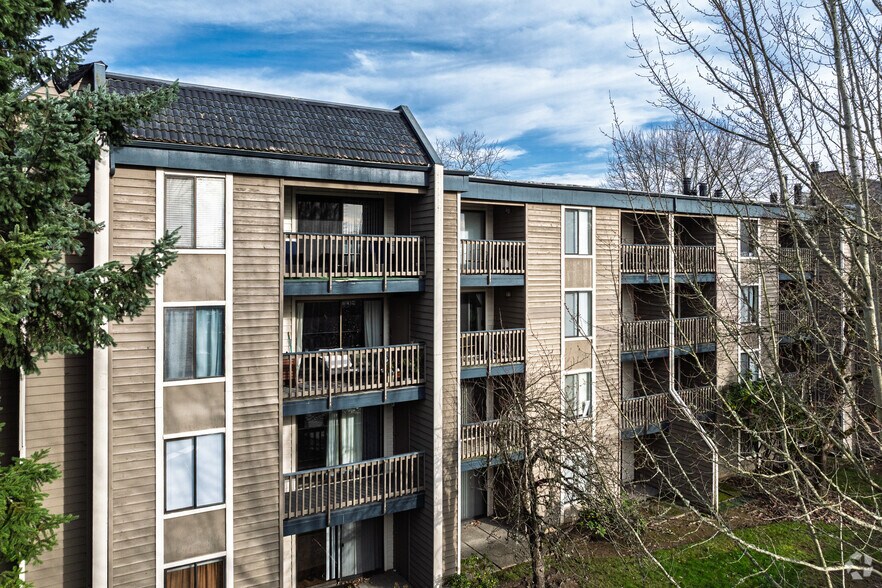 Sunpointe Condominiums | Renton, WA | ForRent.com