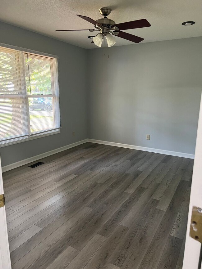 3 Bedroom 2 Bath House in Gentry - House Rental in Bloomington, IN ...