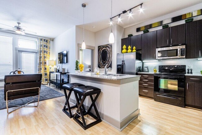 Caroline on Voss Apartments - Houston, TX | ForRent.com