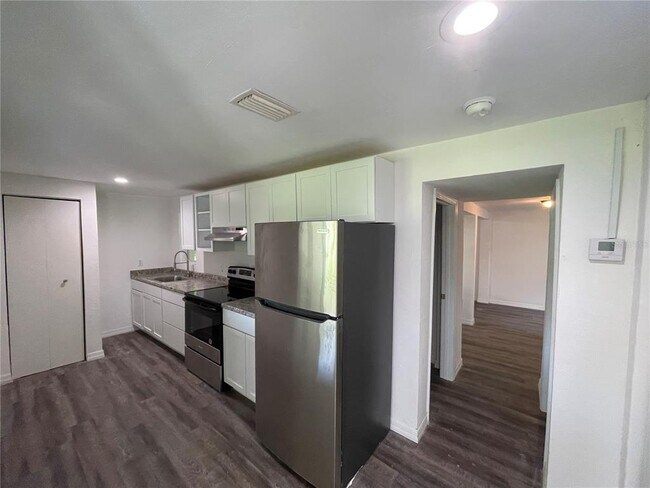 1224 SE 10th St - House Rental in Gainesville, FL | ForRent.com