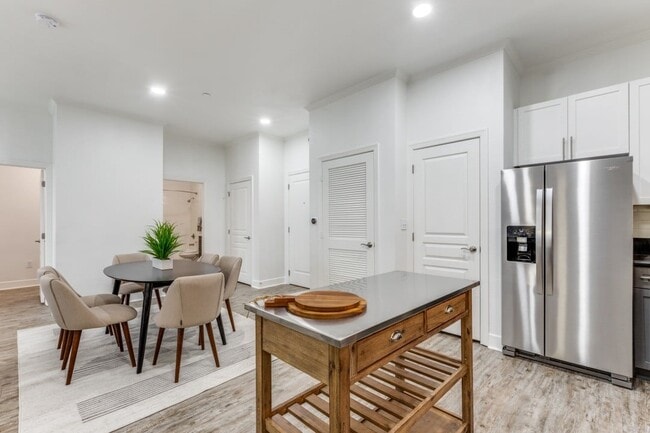 The Terraces at Perkins Rowe Apartments - Baton Rouge, LA | ForRent.com