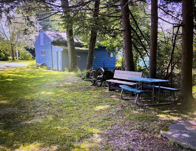 108 Central St Off-Campus Housing, Hudson, NH