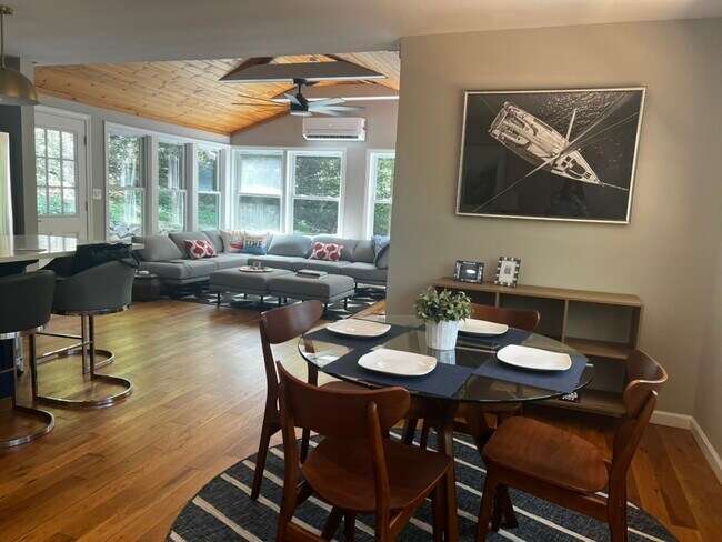 121 Green Pond Rd House Off-Campus Housing, Sherman, CT