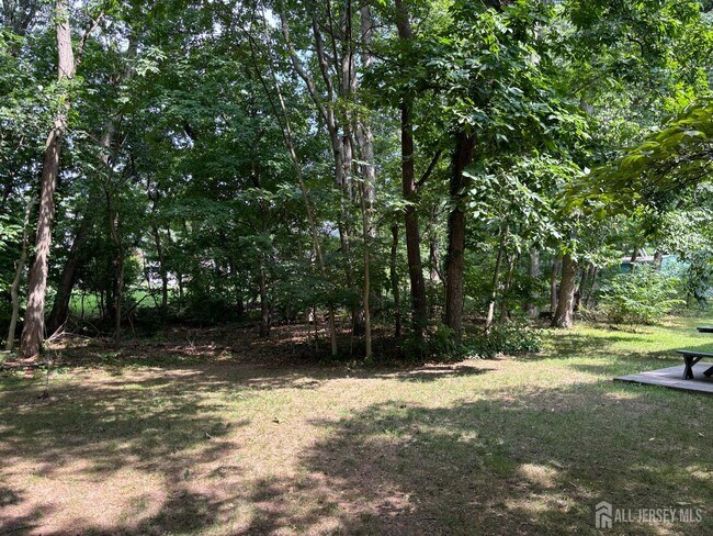 4 Amanda Ct House Off-Campus Housing, East Brunswick, NJ