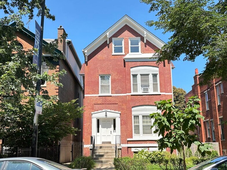 646 W Fullerton Pkwy Unit 4 - Condo for Rent in Chicago, IL | ForRent.com