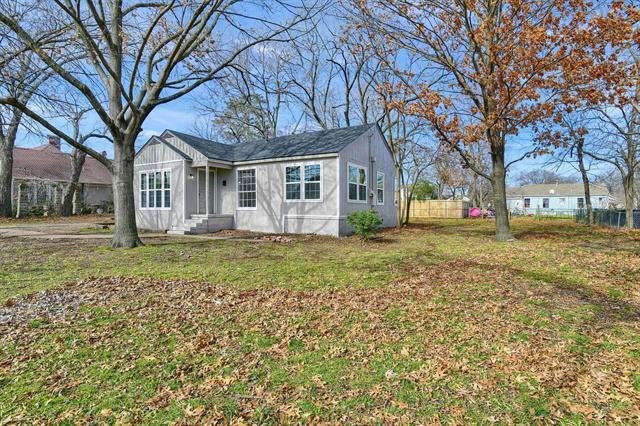 1313 E Lamar St House - House Rental in Sherman, TX | ForRent.com