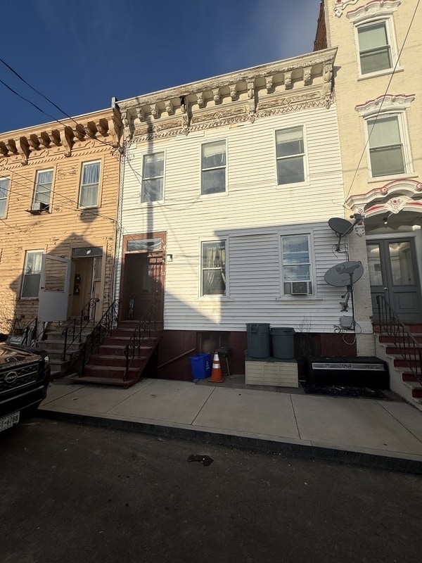 11 Osborne St Off-Campus Housing, Albany, NY