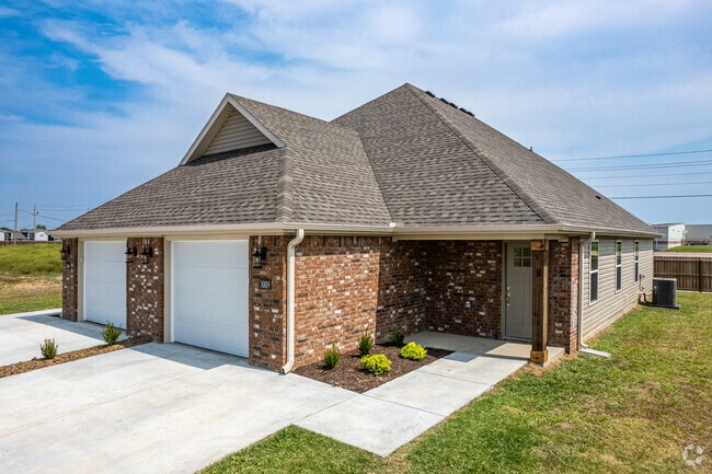 The Commons @ Endura Park Apartments - Siloam Springs, AR | ForRent.com