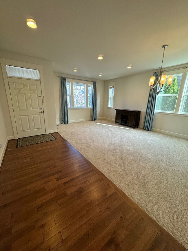 Quiet 4 bed, 2.75 bath + Den home in Clare... - House Rental in Renton, WA | ForRent.com