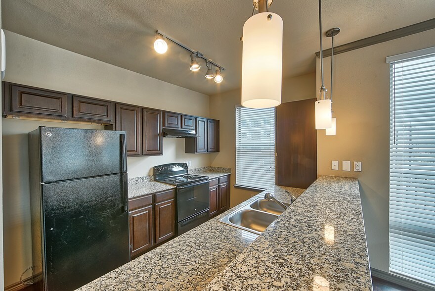 Village at Palm Center | Houston, TX | Starting at $1,084 | ForRent.com