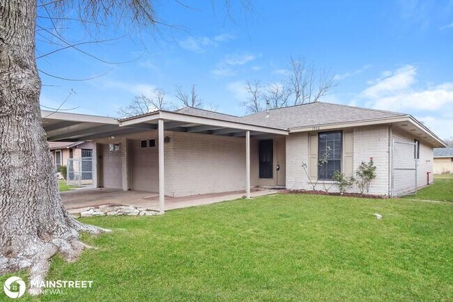 1926 DEERHURST LANE, HOUSTON, TX 77088 Rental - House Rental in Houston ...
