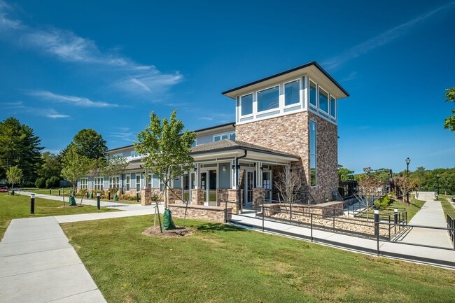 Foxridge Apartment Homes | Virginia Tech | Off-Campus Housing Search