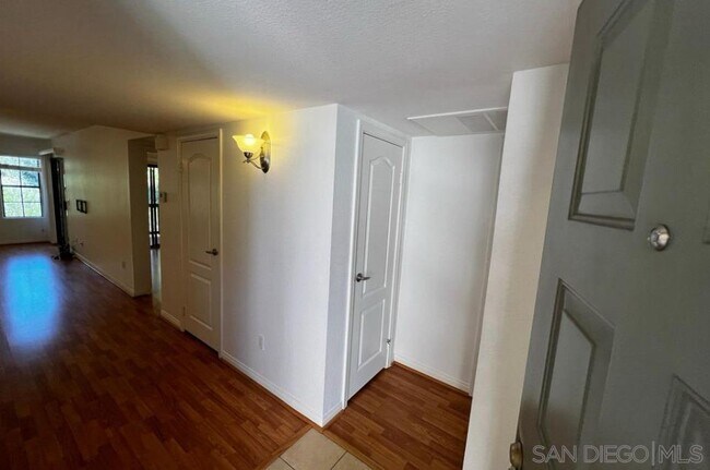 12027 Alta Carmel Ct Condo Unit 242 - Condo for Rent in San Diego, CA ...