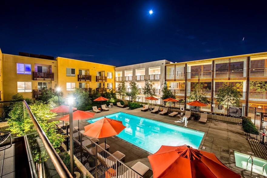 Runway Playa Vista Off-Campus Housing, Playa Vista, CA