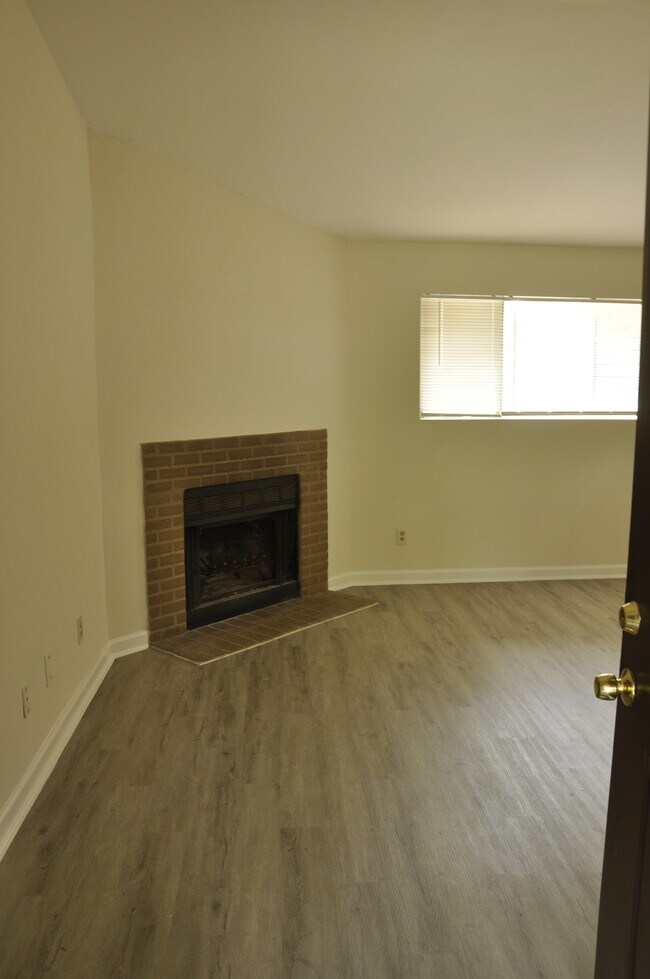 7200 W T C Jester Blvd Unit 104 - Houston, TX | ForRent.com