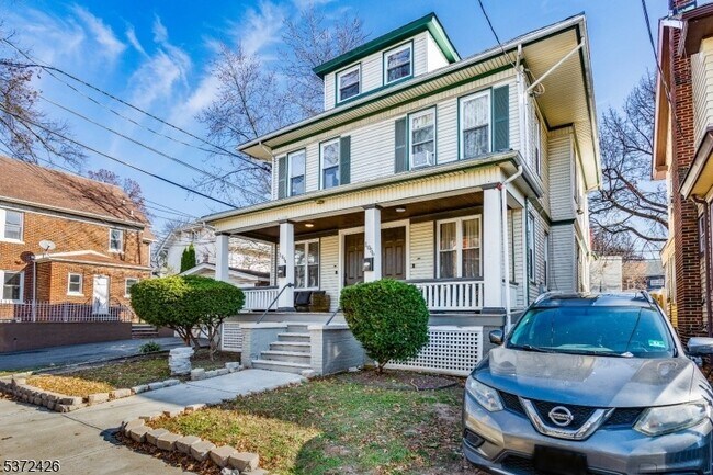 1054 Hunterdon St House Off-Campus Housing, Newark, NJ
