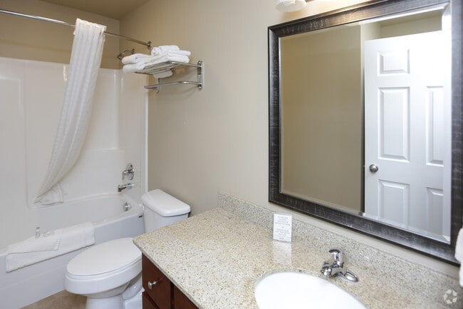 Strata Estates of Williston Apartments - Townhomes for Rent - Williston ...