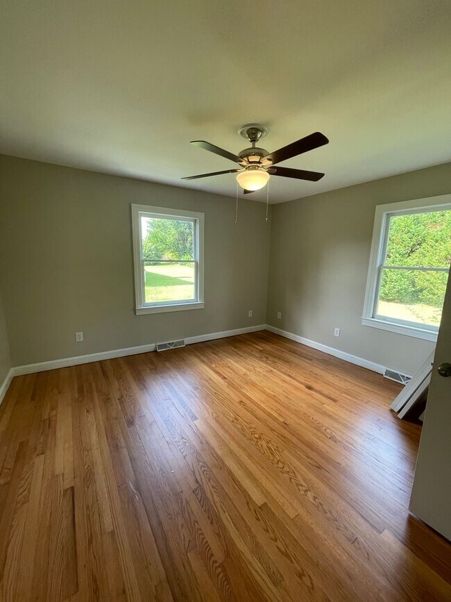 Charming 3-bed, 2-Bath home located in Gre... - House Rental in ...