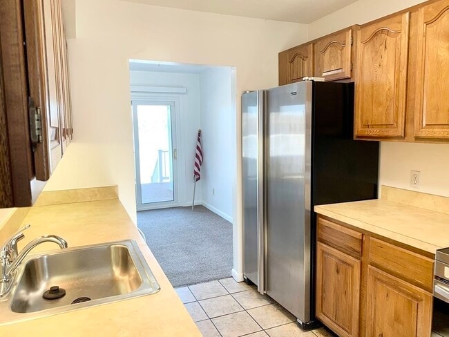 112 Beacon Park Rd Unit 112 Off-Campus Housing, Webster, MA