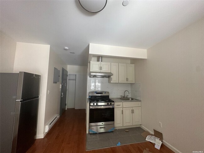 1471 Amsterdam Ave Apartment Unit 4B - New York, NY | ForRent.com