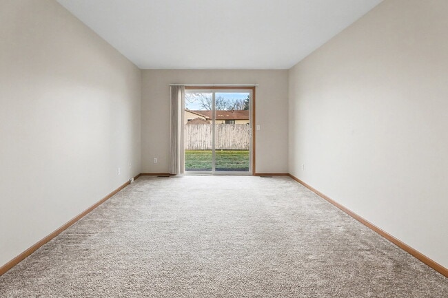 2 bedroom Duplex for Rent - $1250/Month Off-Campus Housing, Saginaw, MI