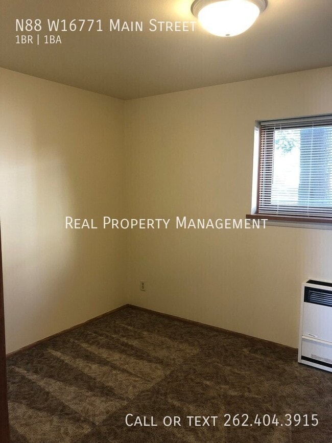 N88W16771-W16771 Main St Unit 2 Off-Campus Housing, Menomonee Falls, WI