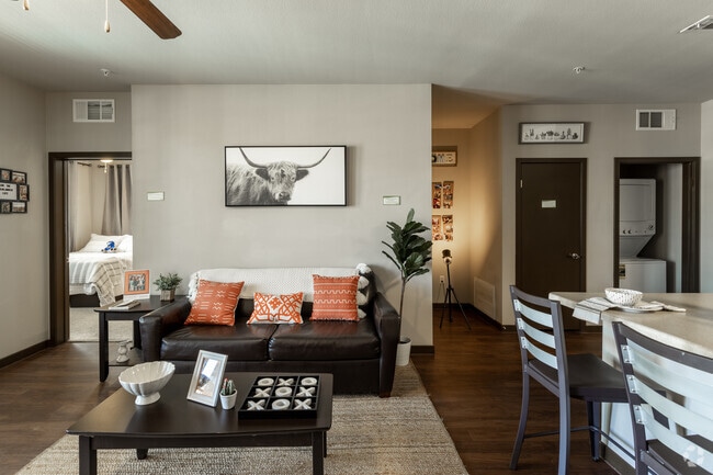 Highlander at North Campus Student Housing Apartments Off-Campus ...