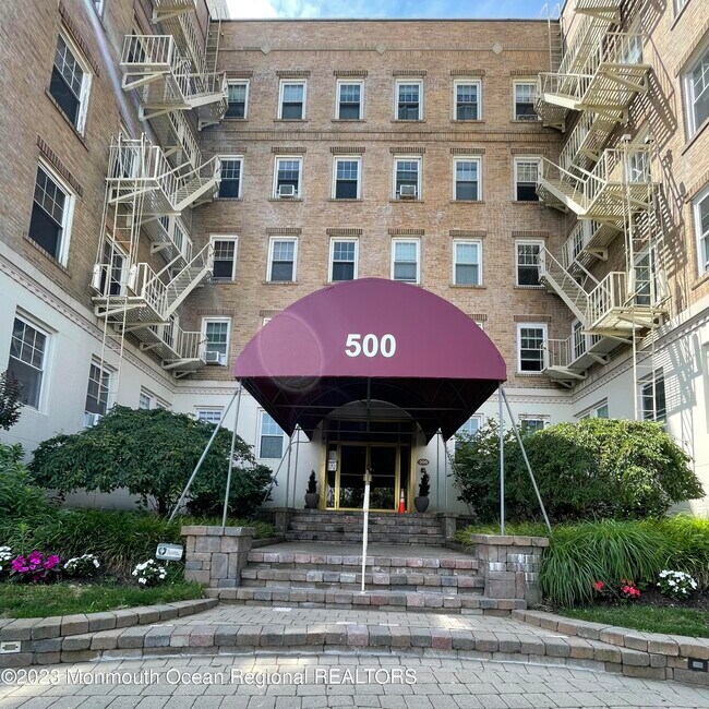 500 Deal Lake Dr Unit 2B (WINTER) - Condo for Rent in Asbury Park, NJ ...