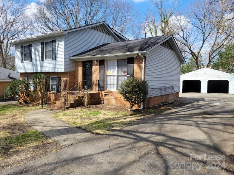 220 Stone Post Rd - House for Rent in Charlotte, NC | ForRent.com