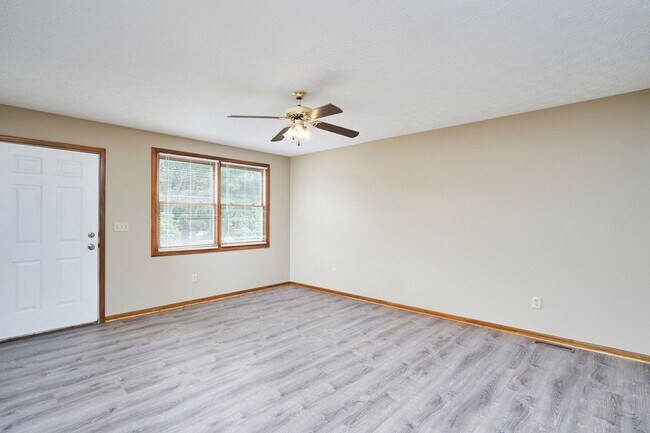Clean, newly renovated home built in 1996 - House Rental in Akron, OH ...