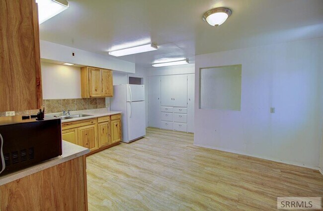 CHECK OUT THIS HOME RIGHT IN DOWN TOWN REX... - House Rental in Rexburg ...