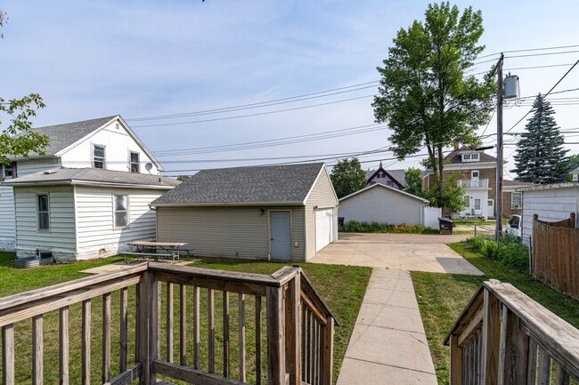 Single Family Home Off-Campus Housing, Grand Forks, ND