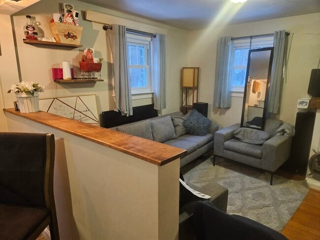 289 Elmwood St Unit 2 Off-Campus Housing, North Attleboro, MA