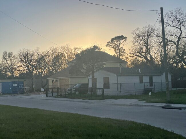 2307 Starks Ave Rental For Rent in Dallas, TX | ForRent.com