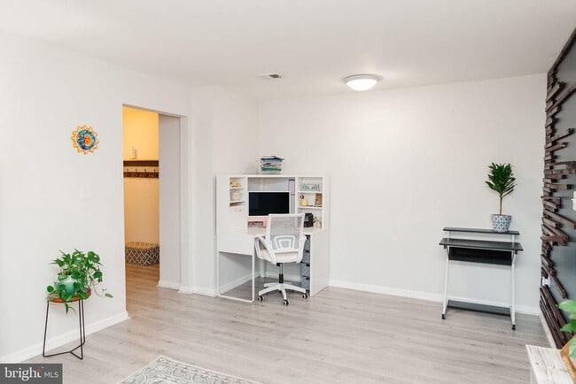 9576 Jayhawk Terrace Off-Campus Housing, Manassas, VA