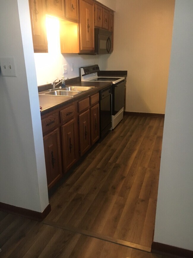 1127 Flammang Dr Unit 1 - Waterloo, IA | ForRent.com