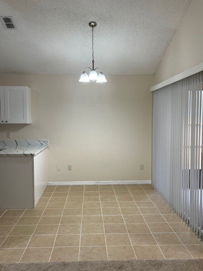 **3/2 w/ Lawn Care in Lake Mary - Remingto... - House Rental in Lake Mary, FL | ForRent.com