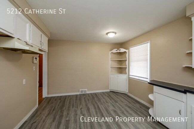 Wonderful Maple Hts Bungalow Rental - House Rental in Maple Heights, OH ...