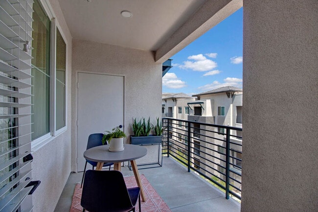 Array Vista Canyon Apartments - Santa Clarita, CA | ForRent.com