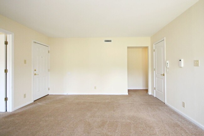 Ground Level Condo With Amenities Unit A - Condo for Rent in ...