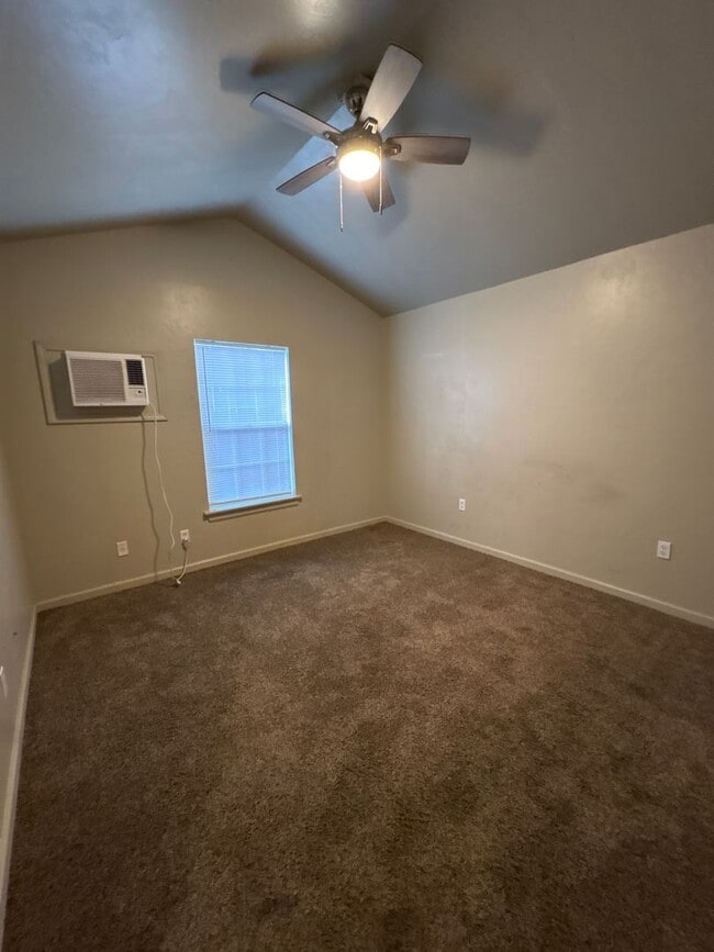 2503 N Adams St Off-Campus Housing, Enid, OK