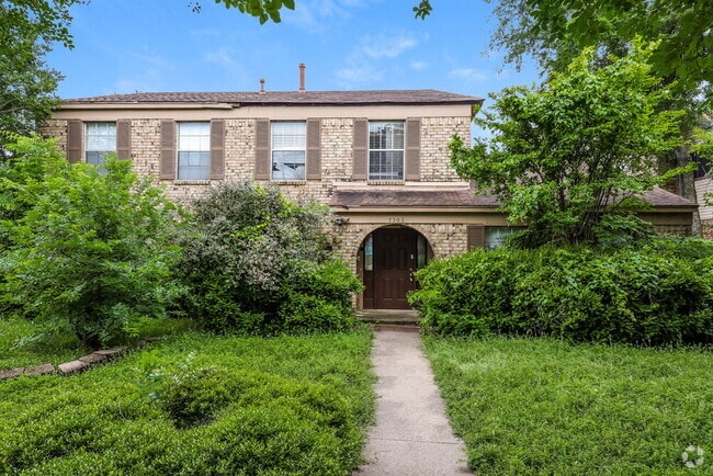 Houses for Rent in Dallas TX - 1,416 Houses | ForRent.com