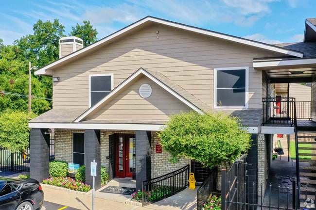 Oakwood Place Apartments - Dallas, TX | ForRent.com