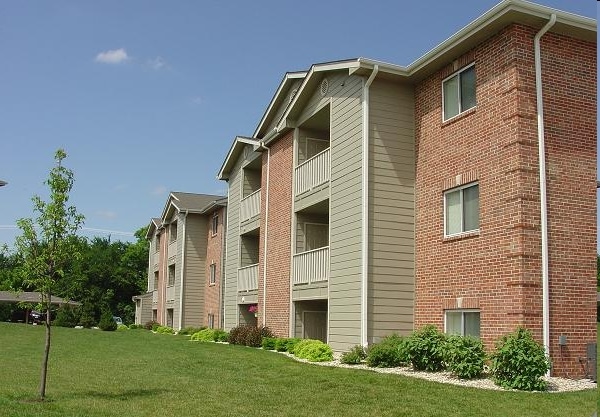 Pebblebrook Apartments - Manhattan, KS | ForRent.com